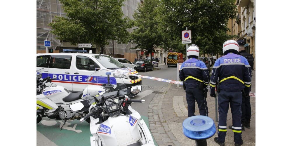 Metz : Une femme de ménage retrouvée morte, ligotée et égorgée dans les ... Metz : Une femme de ménage retrouvée morte, ligotée et égorgée dans les ...