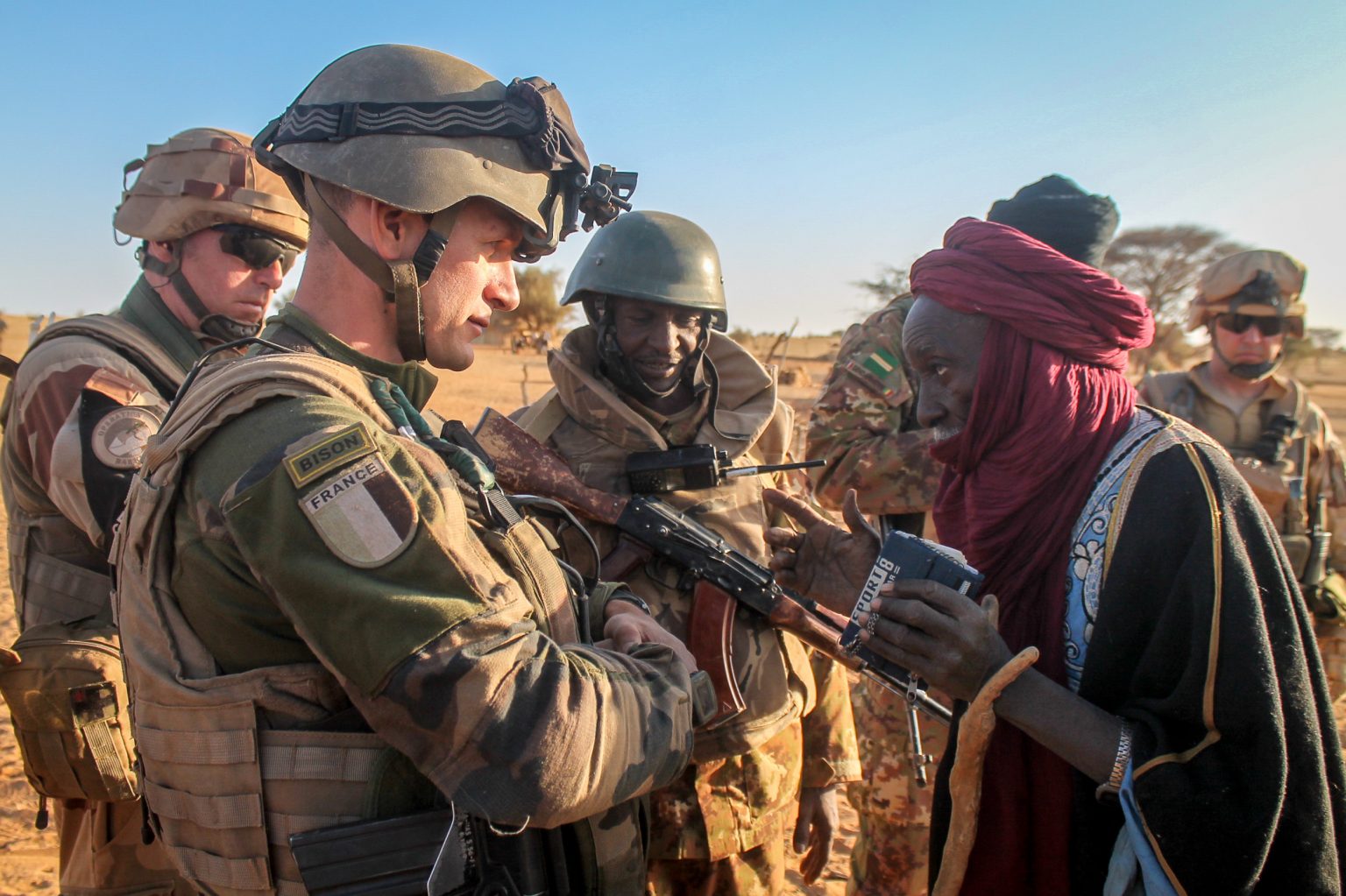 Mali : Une centaine de djihadistes Mali : Une centaine de djihadistes
