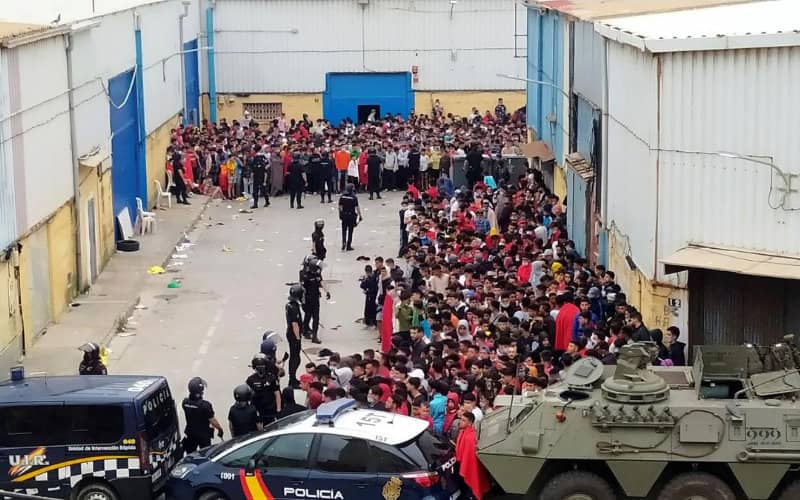 Ceuta : les clandestins marocains coûtent 3 millions d’euros par mois ... Ceuta : les clandestins marocains coûtent 3 millions d’euros par mois ...