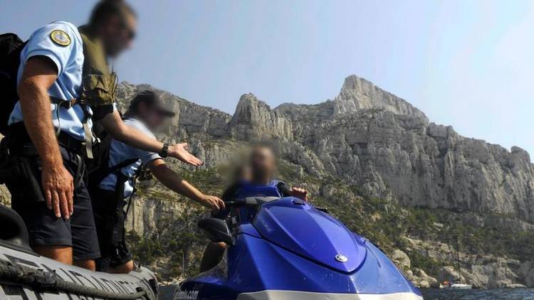 Rodéo nautique à Marseille : des bandes de jeunes sèment la panique le ...