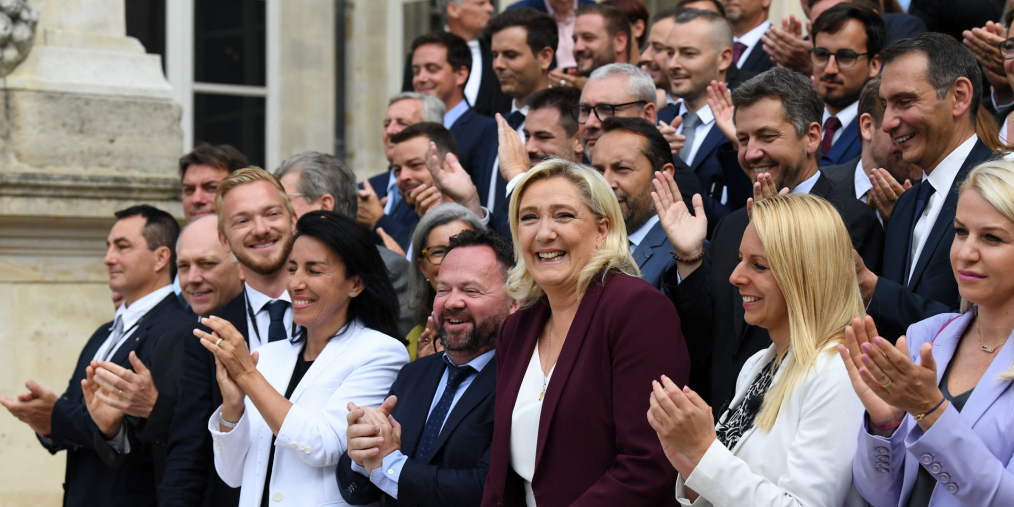A l'Assemblée Nationale, le RN fait le pari de la respectabilité ...