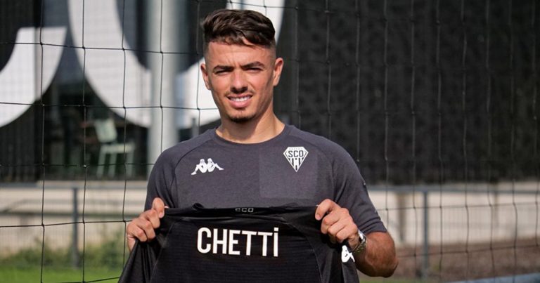 Football : le club du SCO d'Angers licencie son défenseur algérien ...