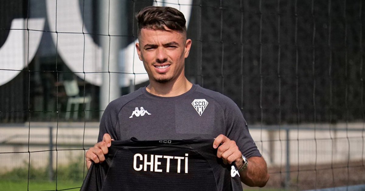 Football : le club du SCO d'Angers licencie son défenseur algérien ...
