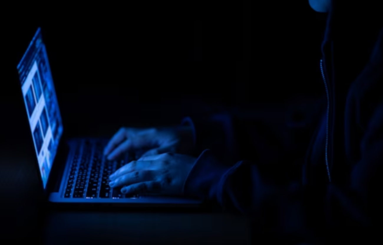 « Je vais [la] décapiter » : derrière un faux profil sur internet, un ...