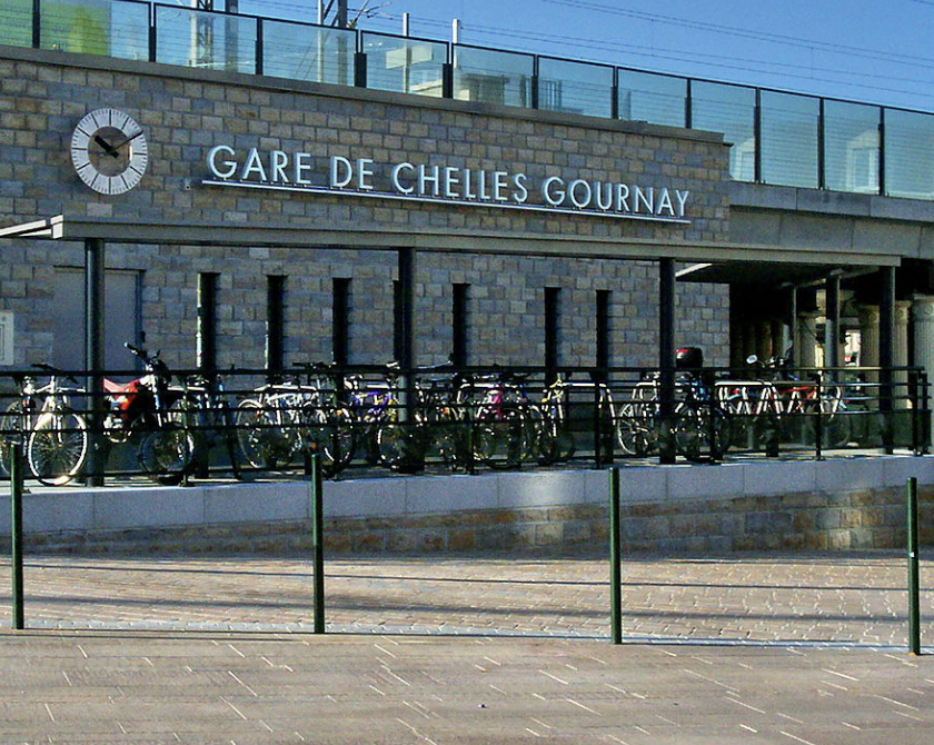 Attaque au couteau en gare de Chelles-Gournay (77) : 2 blessés, le ... Attaque au couteau en gare de Chelles-Gournay (77) : 2 blessés, le ...
