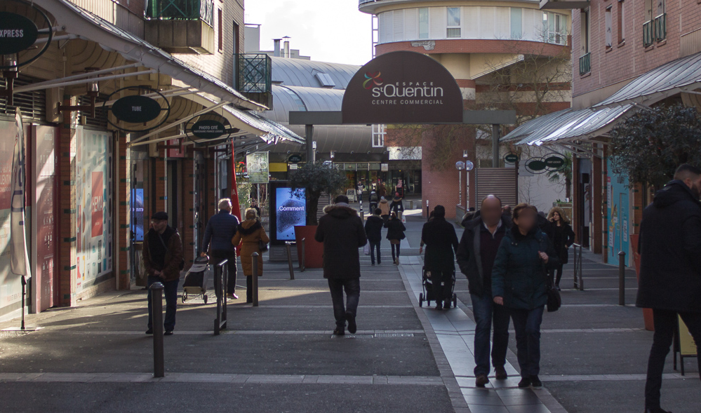 Un Algérien menace de décapiter un homme et de tirer sur un second dans ...
