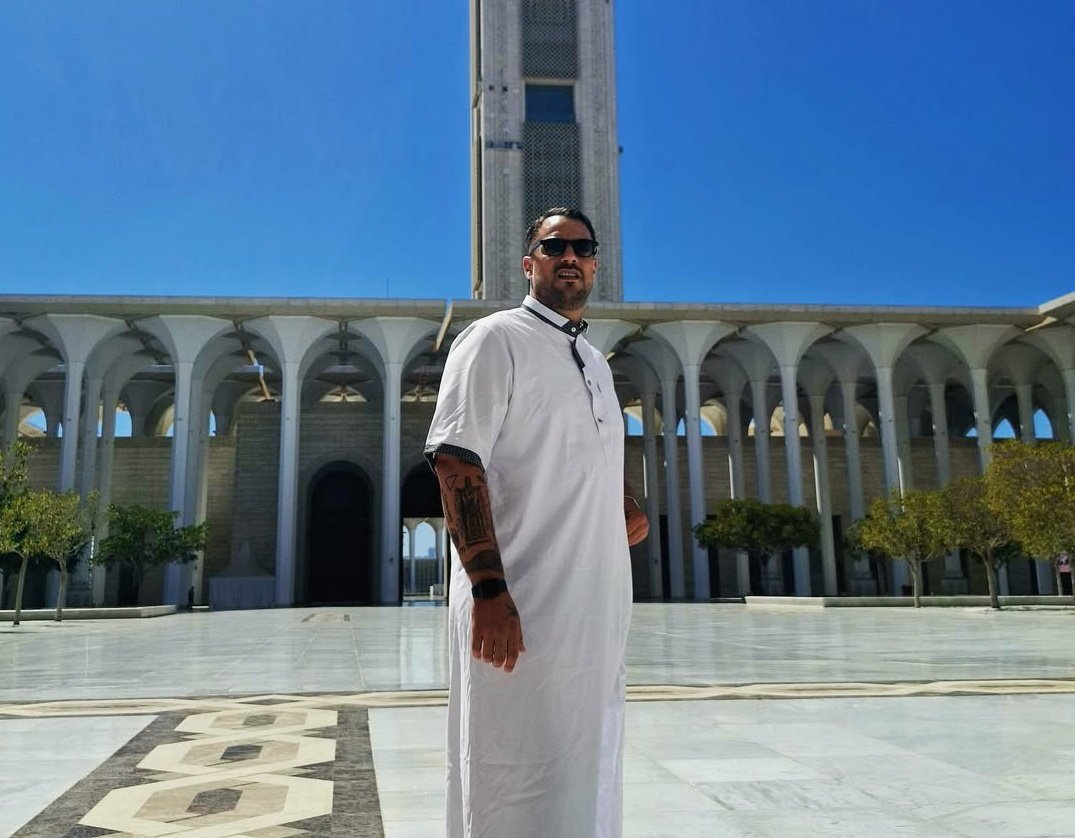 Le député LFI Sébastien Delogu désavoué par son parti après son séjour ...