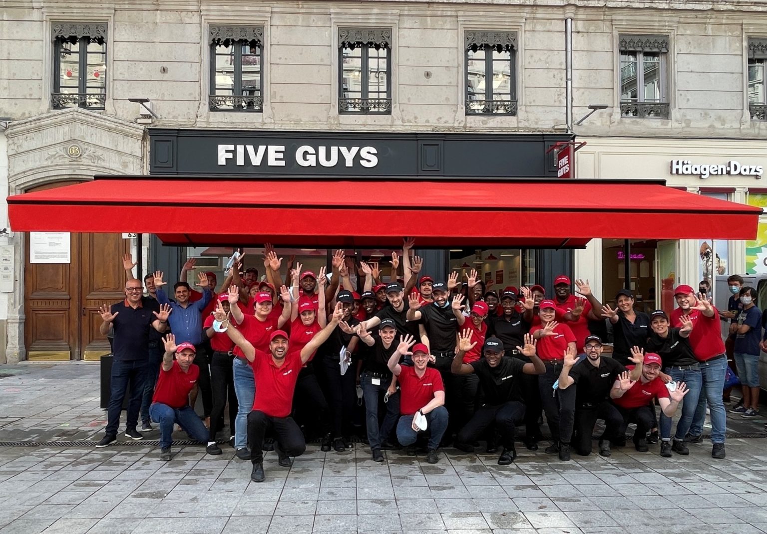Six restaurants Five Guys de France passent au bœuf halal et retirent l ...