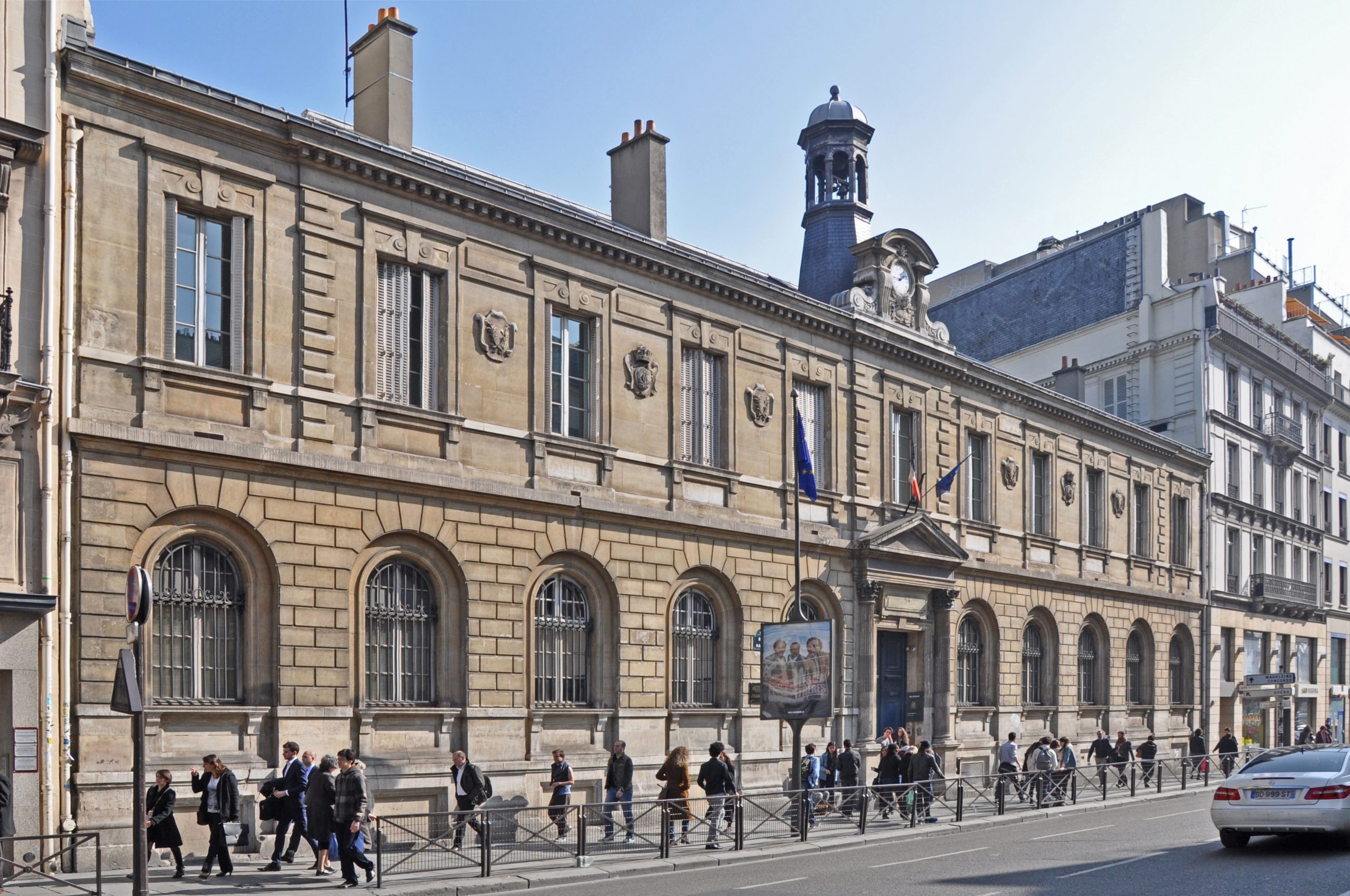 Mixité sociale à marche forcée : les meilleurs lycées publics parisiens ...